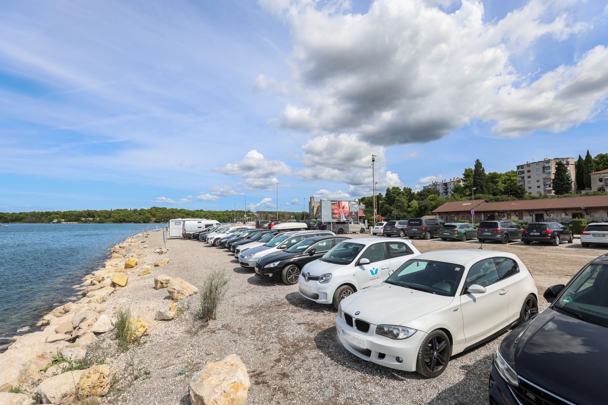 PULA: Od 1. listopada besplatan parking na Mandraču i Marsovom polju 2 ...