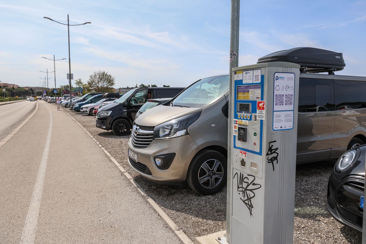 PULA: Od 1. listopada besplatan parking na Mandraču i Marsovom polju 2 ...